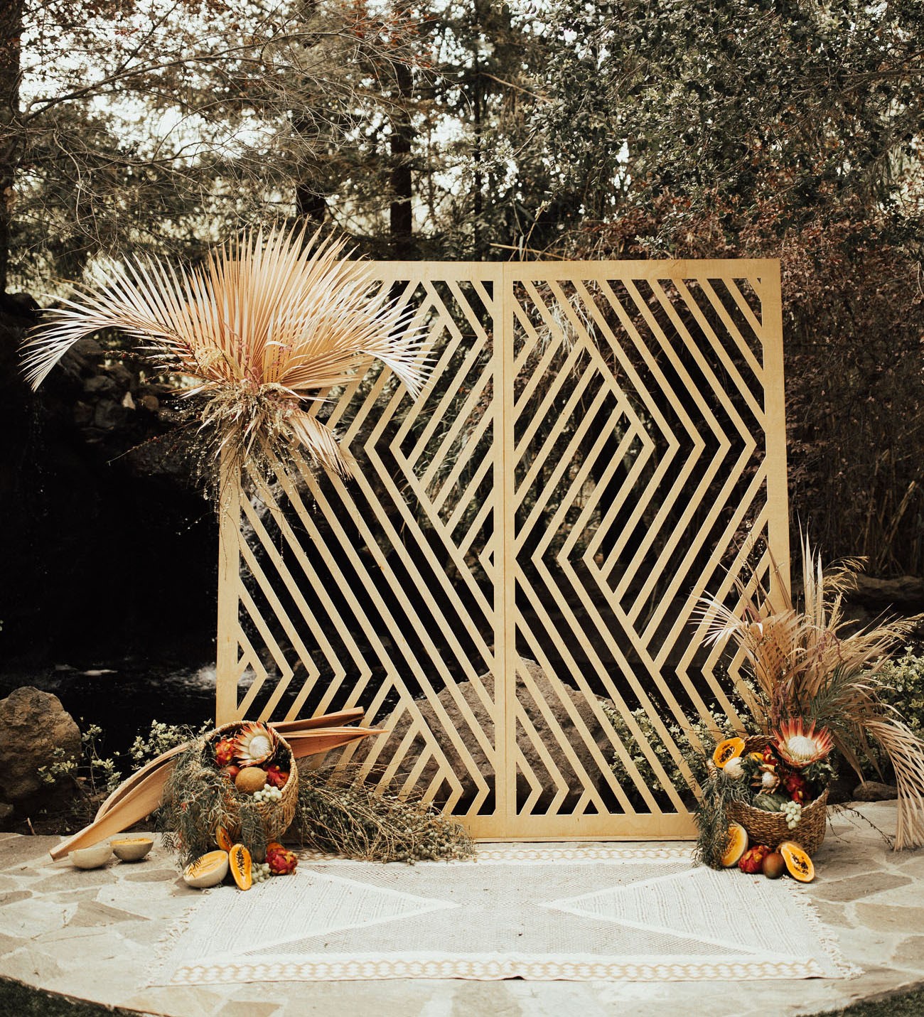 5 Gorgeous Wedding Backdrops To DIY Frame Your Love